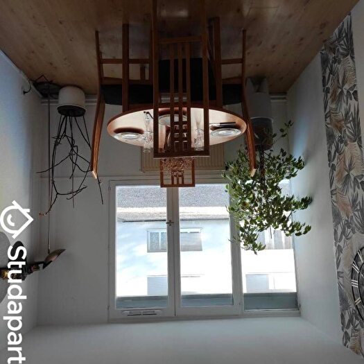 Appartement à louer - Koenigshoffen Est, Strasbourg - 1 pièce - 3 chambres