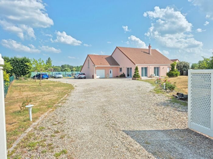 Maison à vendre - Les Bordes - 7 pièces - 5 chambres