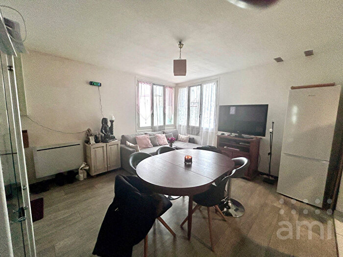 Maison à louer - Saint-Aubin-le-Cloud - 3 pièces - 2 chambres