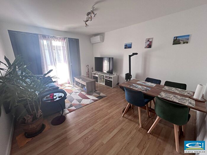 Appartement à louer - Tournon-sur-Rhône - 3 pièces - 2 chambres