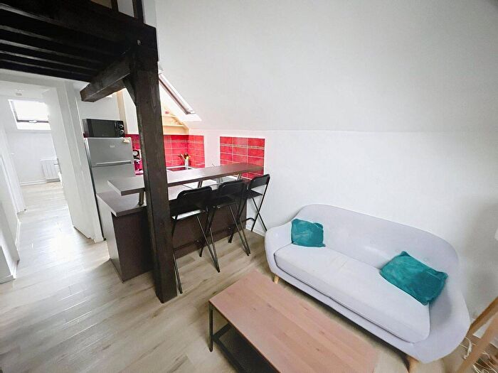 Appartement à louer - Cernay Jamin-Jean Jaurès-Epinettes, Reims - 2 pièces - 1 chambre