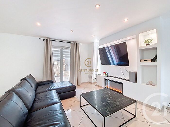 Maison à vendre - Givors - 5 pièces - 4 chambres