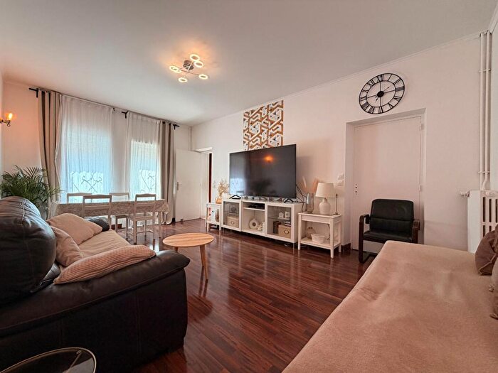 Les Mureaux, Centre-ville : Maison 4 pièces à vendre