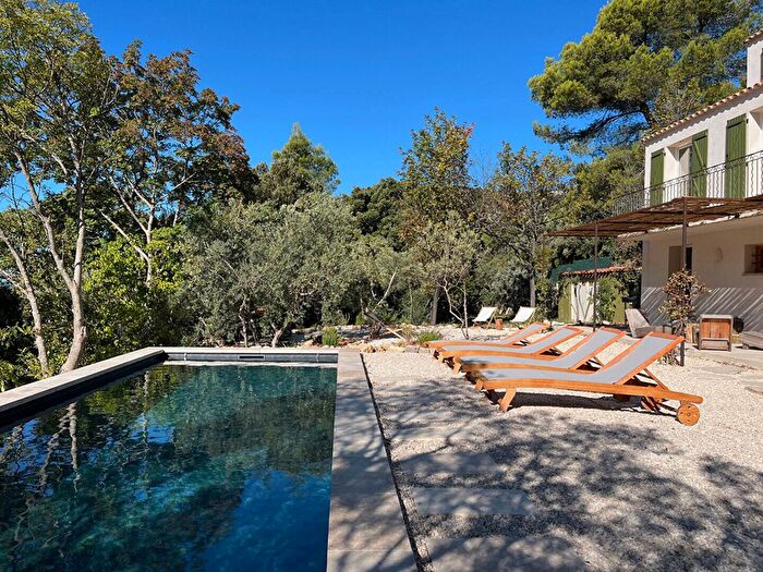 Maison à louer - Centre Ville, Aix-en-Provence - 6 pièces - 5 chambres