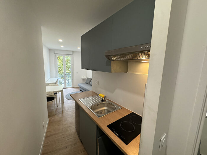 Appartement à louer - Béziers, Centre-ville, Palais des Congrès, Garibaldi, Gambetta - 1 pièce
