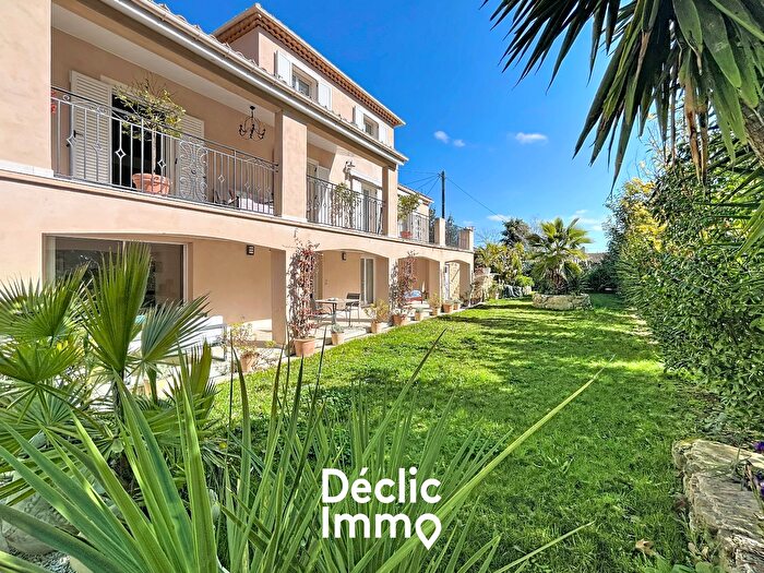 Maison à vendre - Le Rouret - 10 pièces - 6 chambres