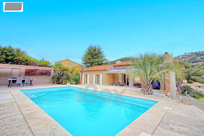 Maison à vendre - Carqueiranne - 5 pièces - 4 chambres