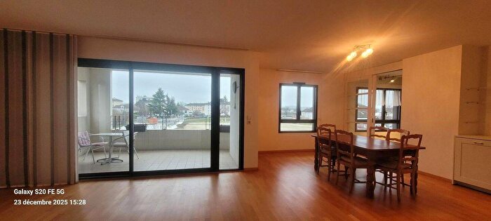 Appartement à louer - Ouest, Saint-Genis-Pouilly - 4 pièces - 3 chambres