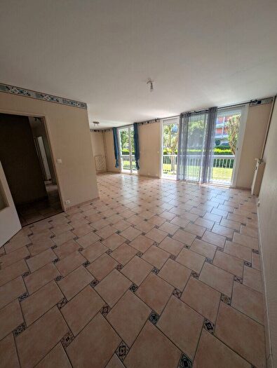 Appartement à louer - Neuville-Stade Pierre de Coubertin, Dieppe - 3 pièces - 2 chambres