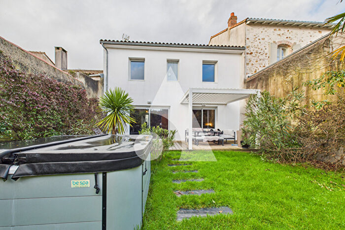 Maison à vendre - La Roche-sur-Yon, Pentagone, Pont-Morineau - 7 pièces - 4 chambres