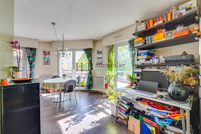 Appartement 4 pièces à Paris 19ème, Secrétan, Jaurès, à vendre