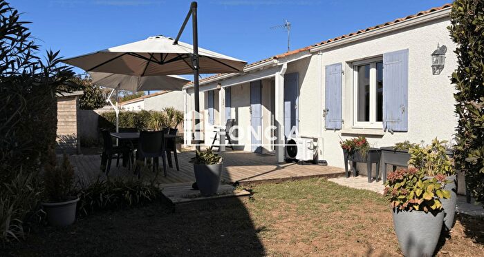 Maison 5 pièces à Salles-sur-Mer, à vendre