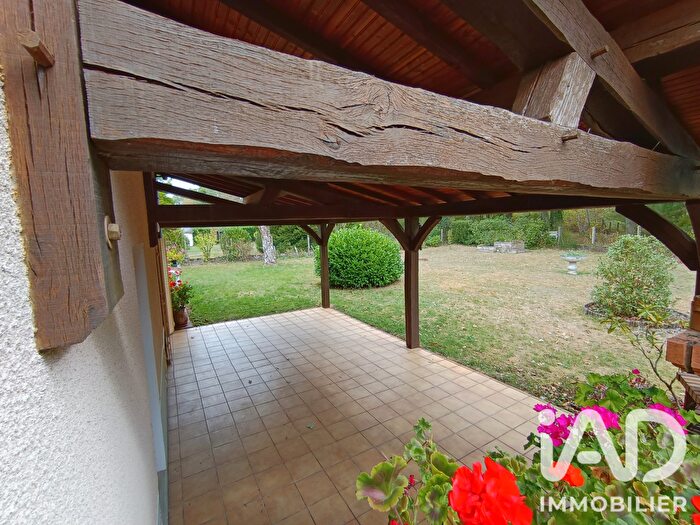 Neuvy-sur-Barangeon : Maison 5 pièces à vendre