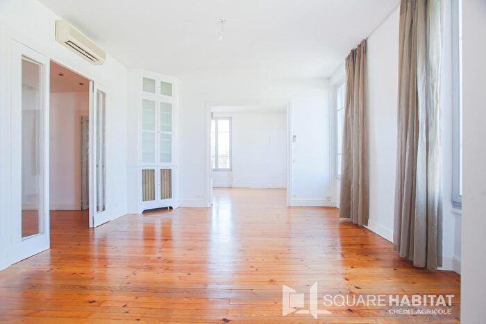 Appartement à louer - Clermont-Ferrand, Delille, Cathédrale, La Gare - 6 pièces - 3 chambres