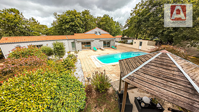 Maison à vendre - Notre-Dame-de-Riez - 8 pièces - 6 chambres