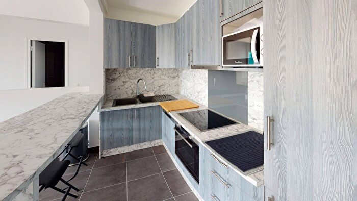 Appartement à louer - Péri-Langevin-Stalingrad-Politzer, Saint-Denis - 5 pièces - 1 chambre