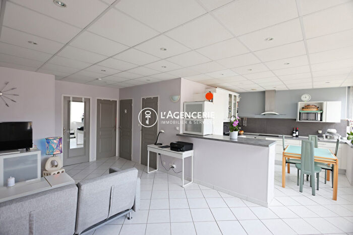 Appartement à louer - Albi, Centre-ville - 3 pièces - 2 chambres