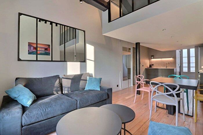 Appartement à louer - Gros Caillou, Paris ème arrondissement - 1 pièce