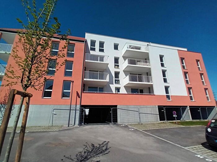 Clausenhof-Les Pins-Musau, Haguenau : Appartement 3 pièces à louer