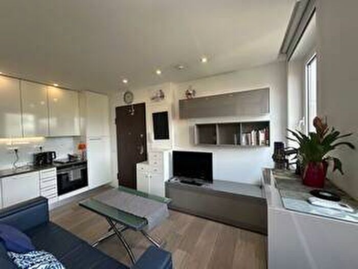 Corentin Celton, Issy-les-Moulineaux - Appartement 2 pièces à louer