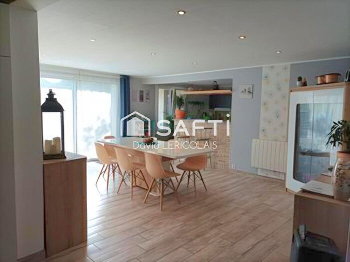 Maison à vendre - Créances - 10 pièces - 7 chambres
