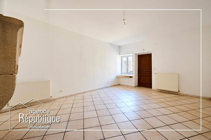 Maison à louer - Chaignay - 6 pièces - 5 chambres