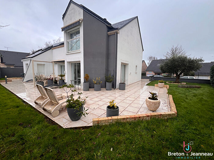 Maison à vendre - Laval, Hilard - 6 pièces - 3 chambres