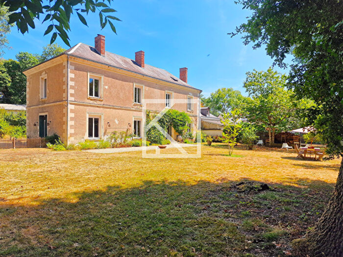 Maison 10 pièces à Notre-Dame-d'Oé, à vendre