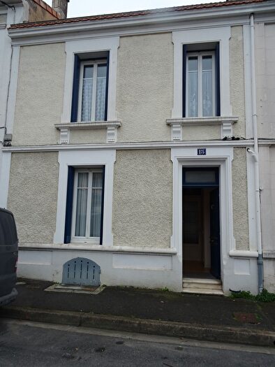 Maison à vendre - Angoulême, Champ de Mars - 5 pièces - 3 chambres