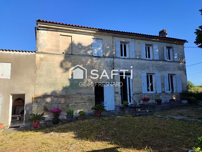 Maison à vendre - Pons - 3 pièces - 2 chambres