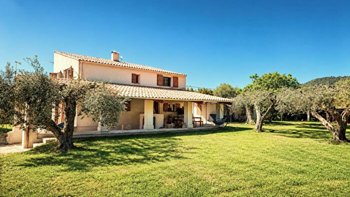 Maison 5 pièces à vendre à Claviers