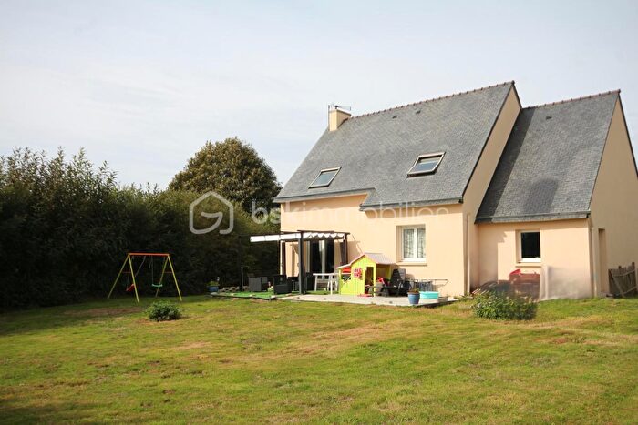 Maison à vendre - Saint-Yvi - 5 pièces - 4 chambres