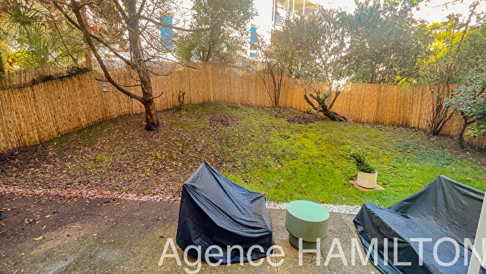 Appartement à vendre - Garches, Centre-ville, Mairie - 4 pièces - 3 chambres