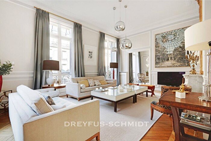 Appartement à louer - Triangle dOr, Paris ème arrondissement - 4 pièces - 2 chambres