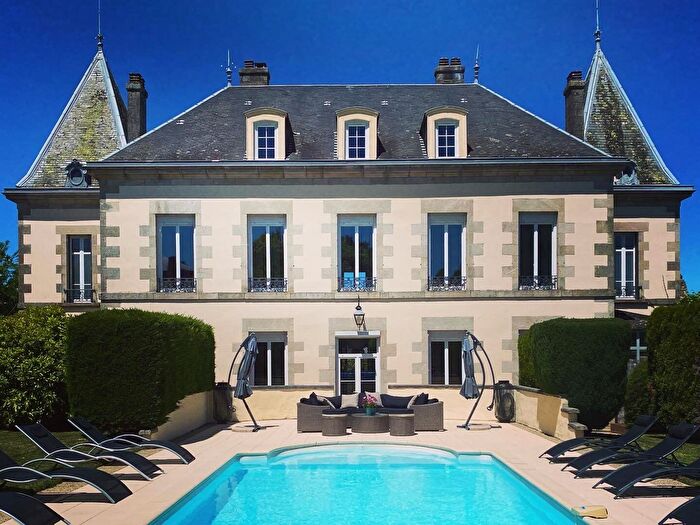 Maison 11 pièces à vendre à Châlus