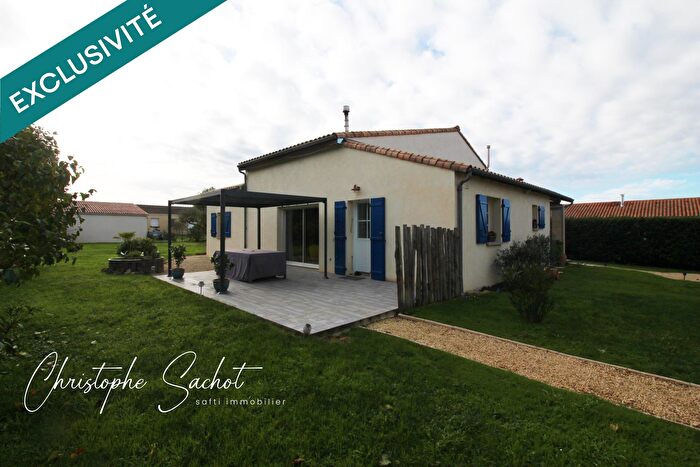 Maison à vendre - Prissé-la-Charrière - 7 pièces - 4 chambres