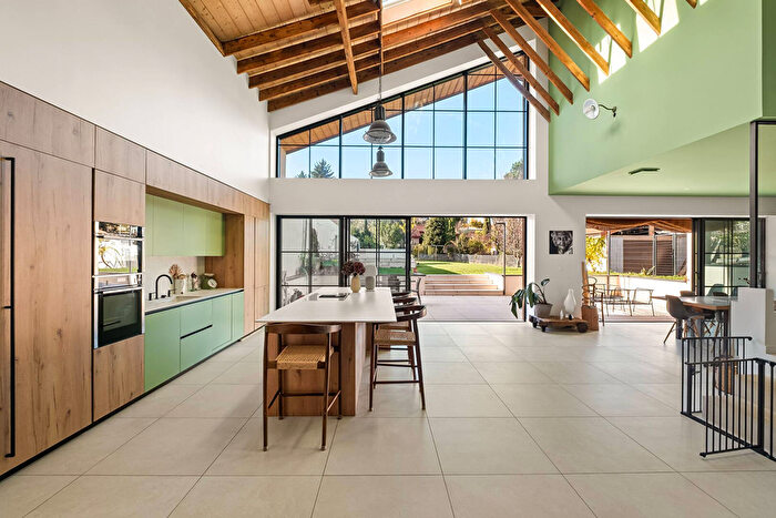 Maison à vendre - Charly - 7 pièces - 6 chambres