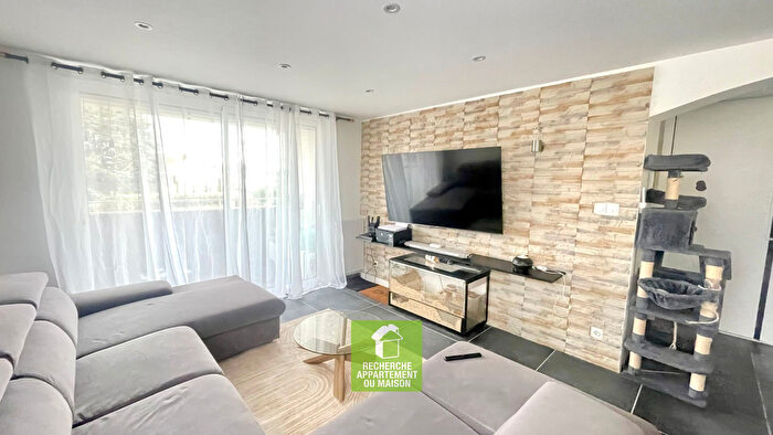 Appartement à vendre - La Verpillière - 3 pièces - 2 chambres