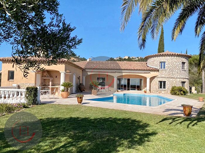 Maison à vendre - Les Adrets-de-lEstérel - 8 pièces - 5 chambres