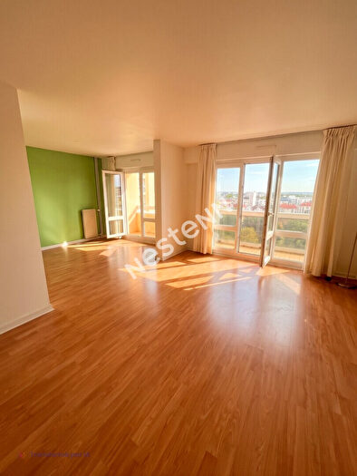 Reims, Europe, Chemin Vert : Appartement 4 pièces à louer