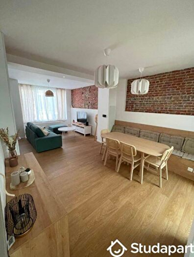 Appartement à louer - Berckem-Kleber-Saint Charles, La Madeleine - 1 pièce - 5 chambres