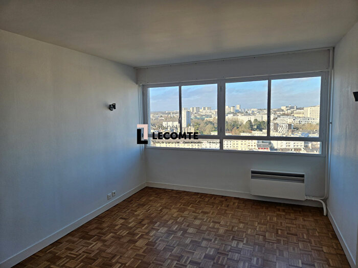 Appartement à vendre - Quartiers Ouest, Bourg lEvesque - 2 pièces - 1 chambre