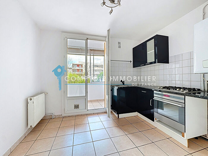 Appartement à vendre - Saint-Martin-dHères - 4 pièces - 3 chambres