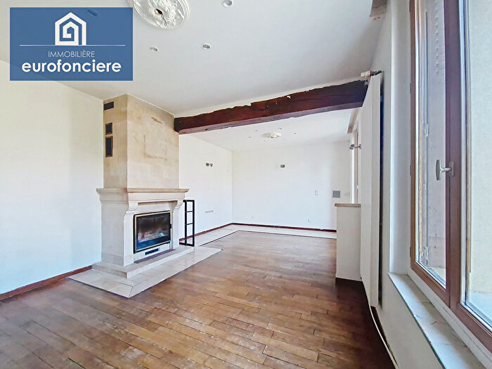 Maison à vendre - La Chapelle-Saint-Luc, Vieille ville - 5 pièces - 3 chambres