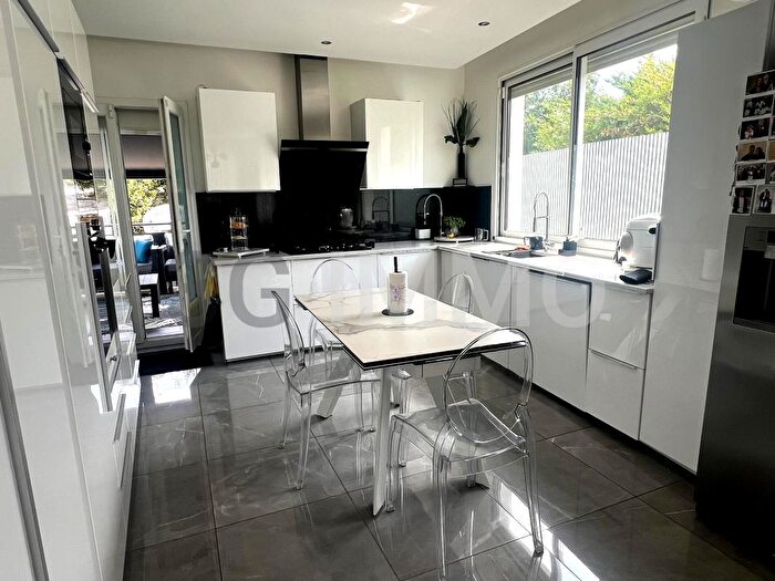 Maison à vendre - Bonneuil-sur-Marne, Haut-Bonneuil - 5 pièces - 3 chambres