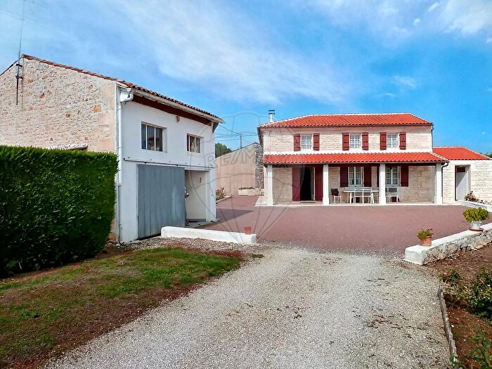 Maison à vendre - Port-dEnvaux - 6 pièces - 4 chambres