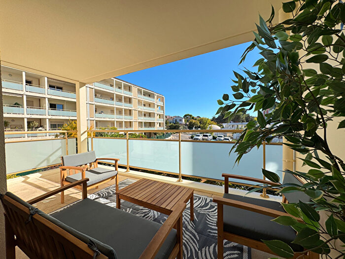 Appartement à vendre - Marseille e , Les Trois Lucs - 3 pièces - 2 chambres