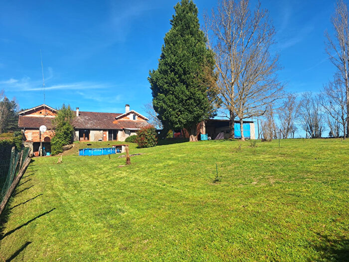 Maison à vendre - Monsempron-Libos - 8 pièces - 5 chambres