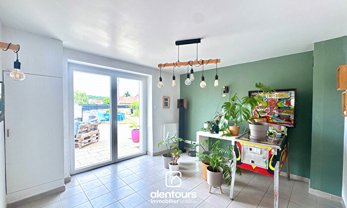 Maisons à vendre et appartements à louer - 2