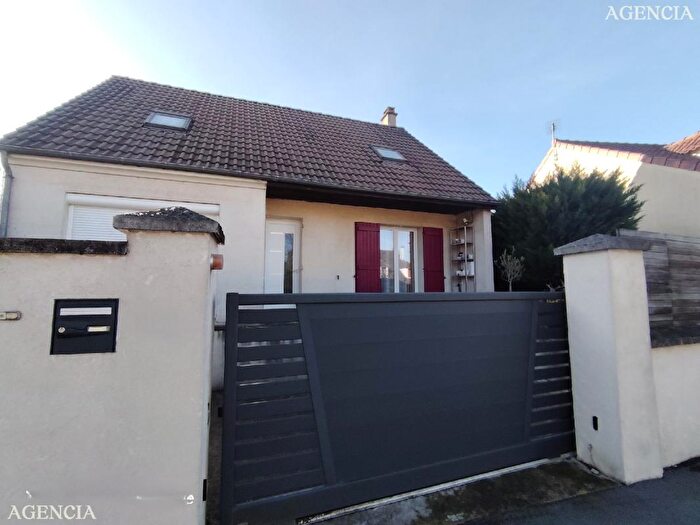 Maison à vendre - Pontault-Combault - 6 pièces - 4 chambres